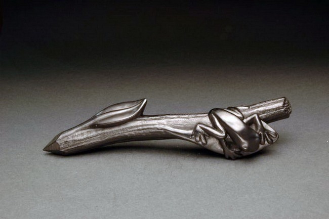 Agelio Batle's Graphite Sculptures | Amusing Planet